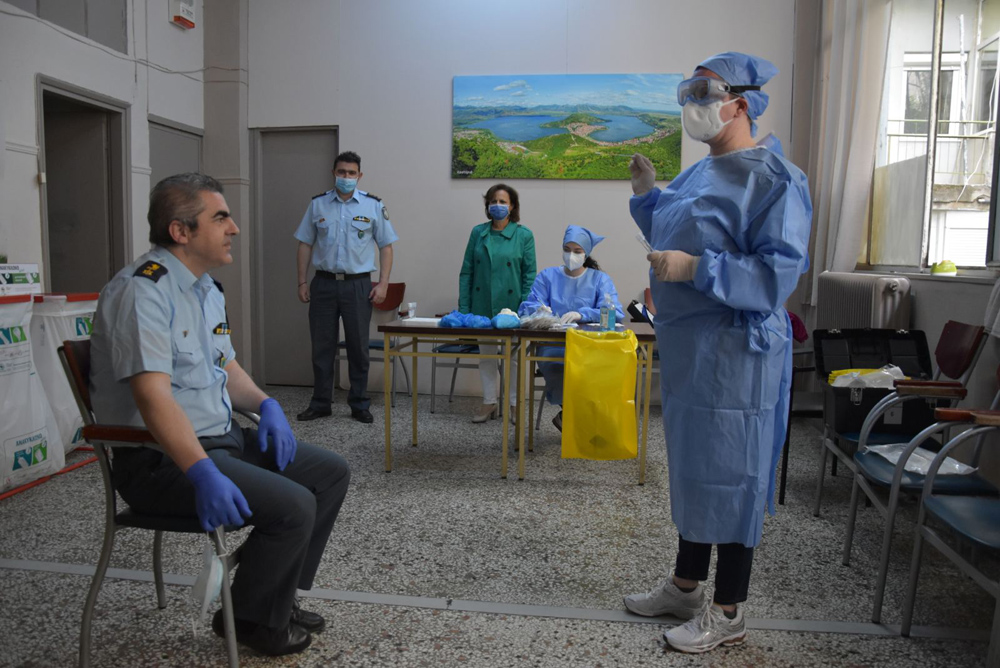 Δειγματοληπτικός έλεγχος από την Κινητή Μονάδα Υγείας του ΕΟΔΥ στη Δ ...