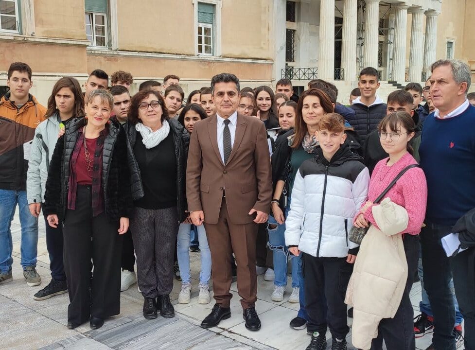 Τα Γυμνάσια Άργους Ορεστικού και Κορησού στη Βουλή με τον Ζήση ...