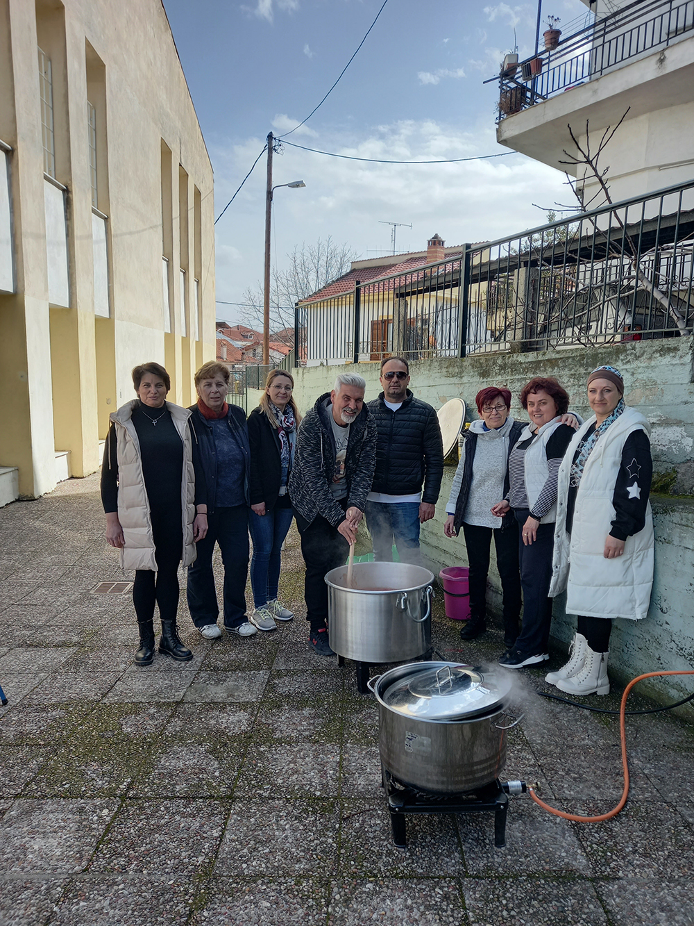 Ο Εκπολιτιστικός Σύλλογος Δισπηλιού γιόρτασε Τσικνοπέμπτη, Αποκριές και ...