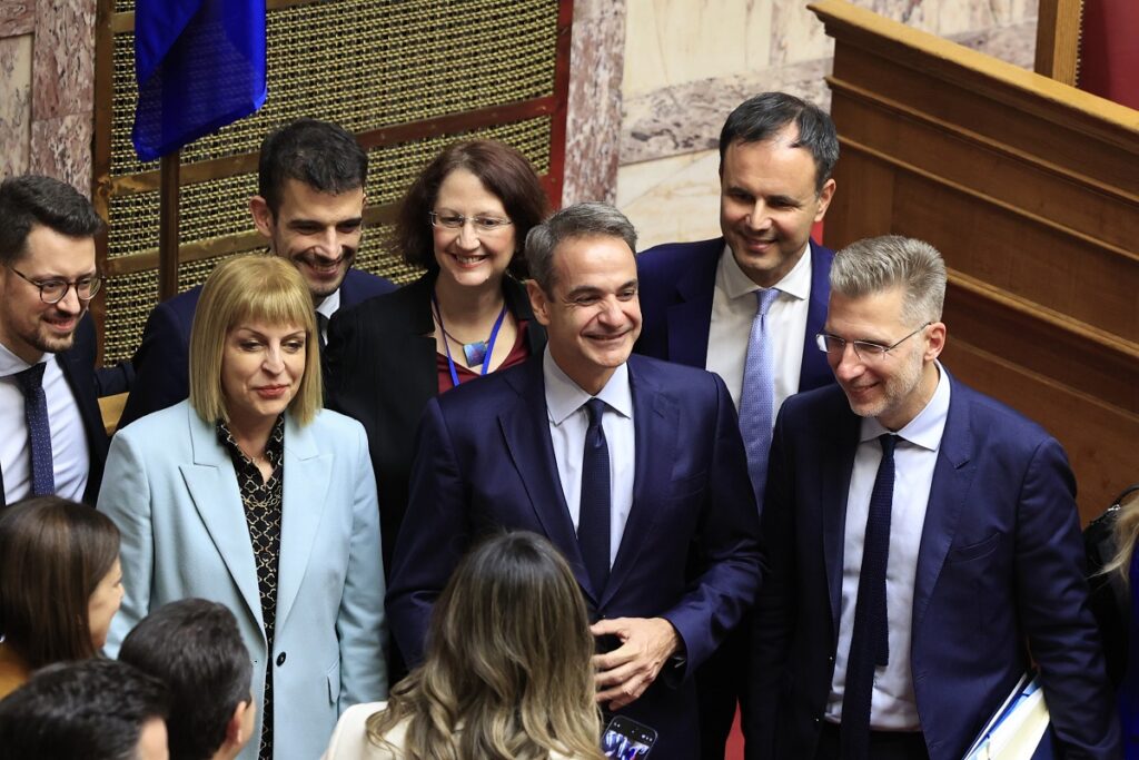 Νόμος του κράτους η ισότητα στον πολιτικό γάμο με 176 «ναι» – Ποιοι ...