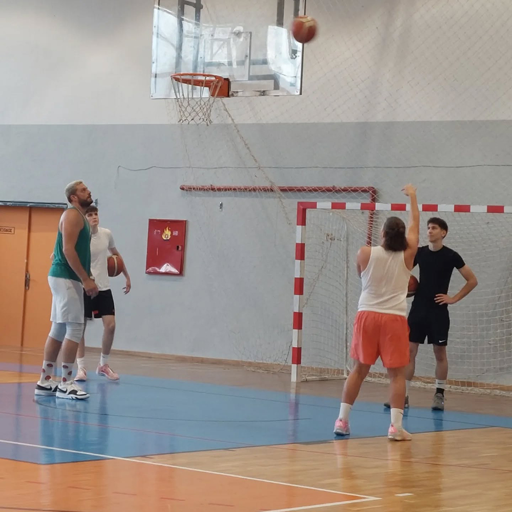 Ο Πέτρος Μελισσαράτος στην προπόνηση εφήβων του Α.Σ. Καστοριάς! (φωτο ...