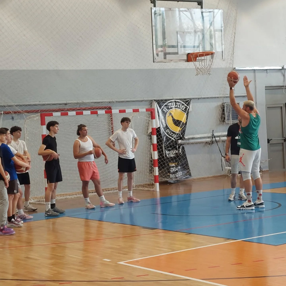 Ο Πέτρος Μελισσαράτος στην προπόνηση εφήβων του Α.Σ. Καστοριάς! (φωτο ...